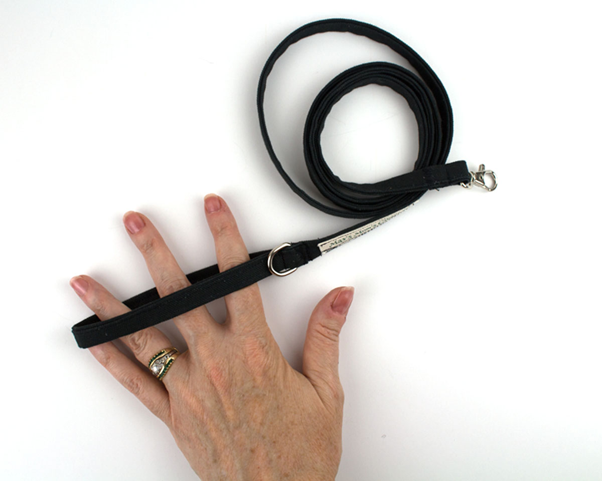 Classic Black Leash - Max's Mom's Creations